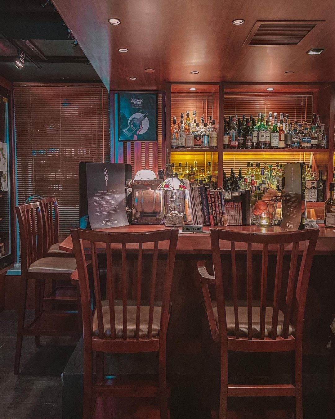 Best Bars in Tsim Sha Tsui 2024: Popular Sky Bars & Shisha Lounges