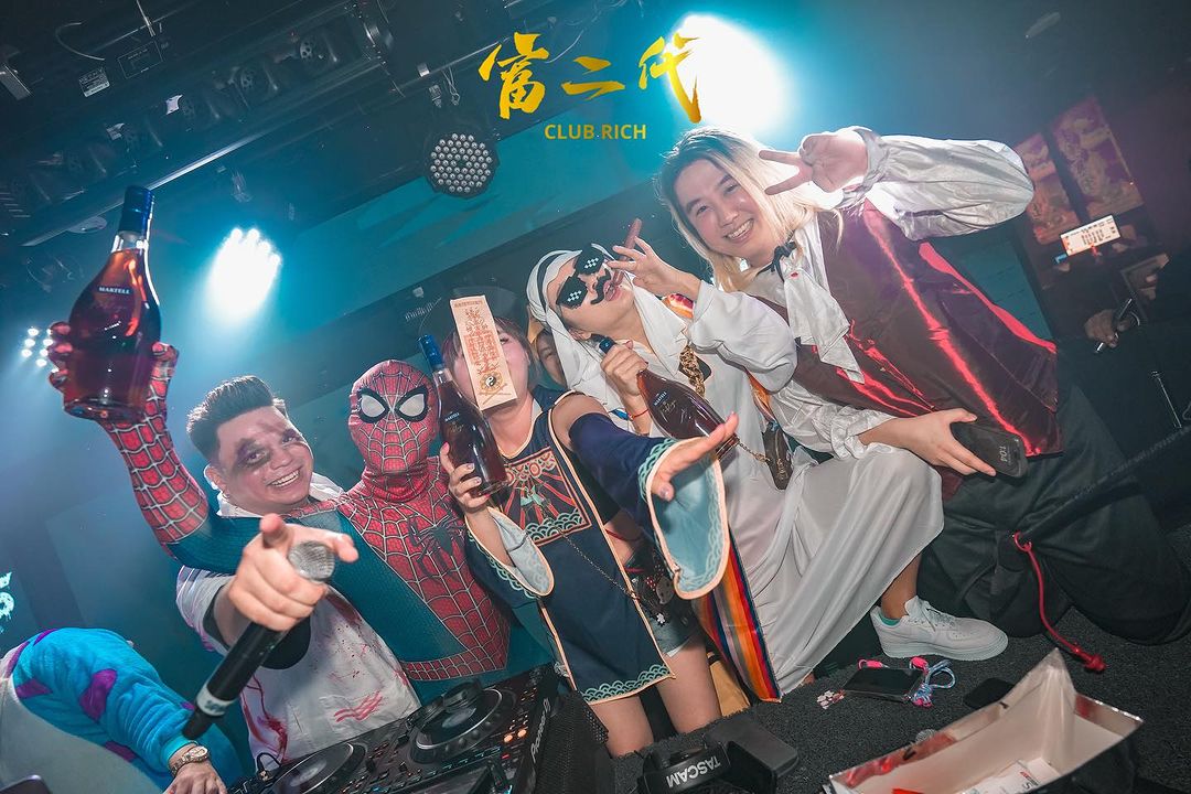 10 Best Nightclubs in Singapore [2024]: The Ultimate Party Guide - Flow